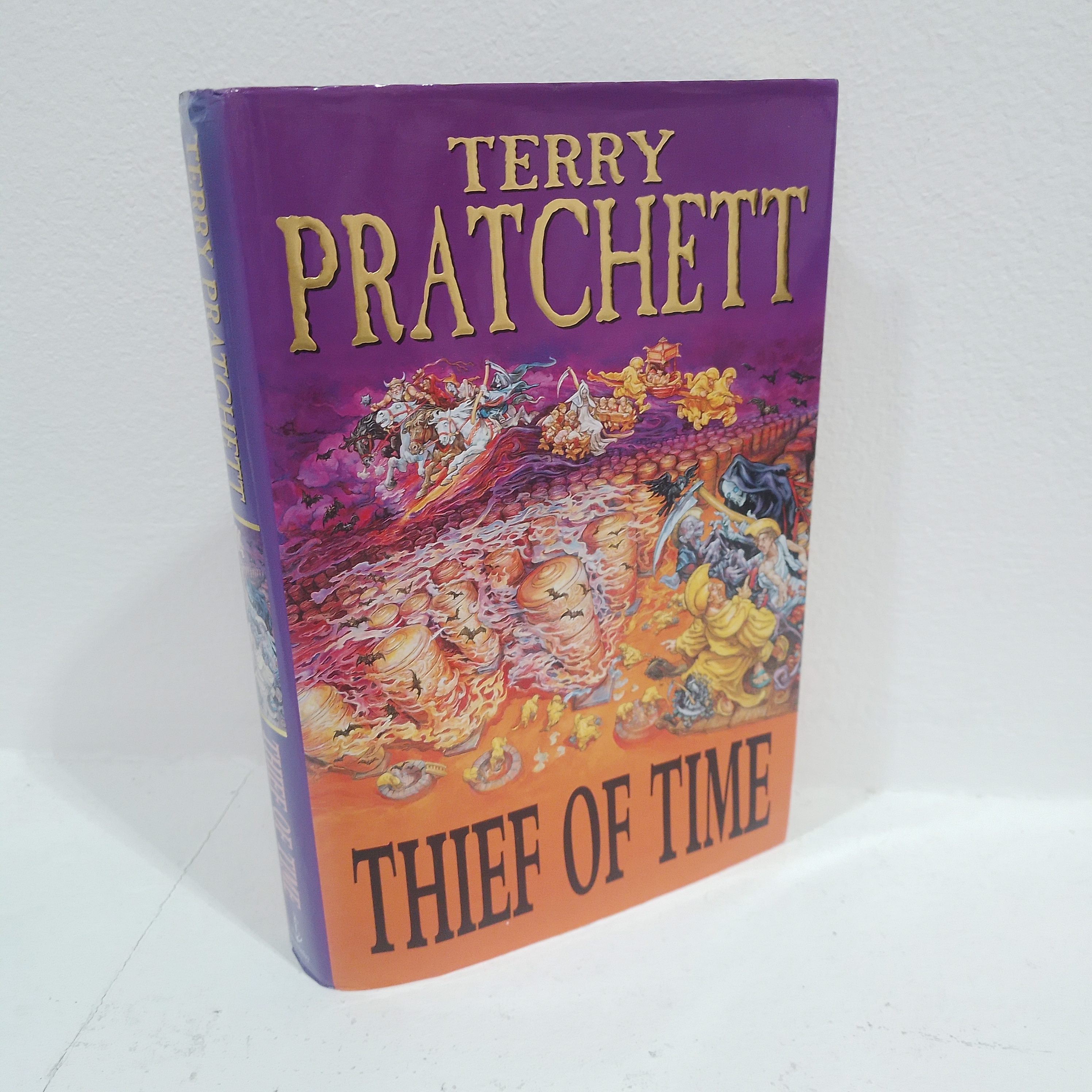[SOLD] Terry Pratchett - Thief of Time - First Edition, Signed ...