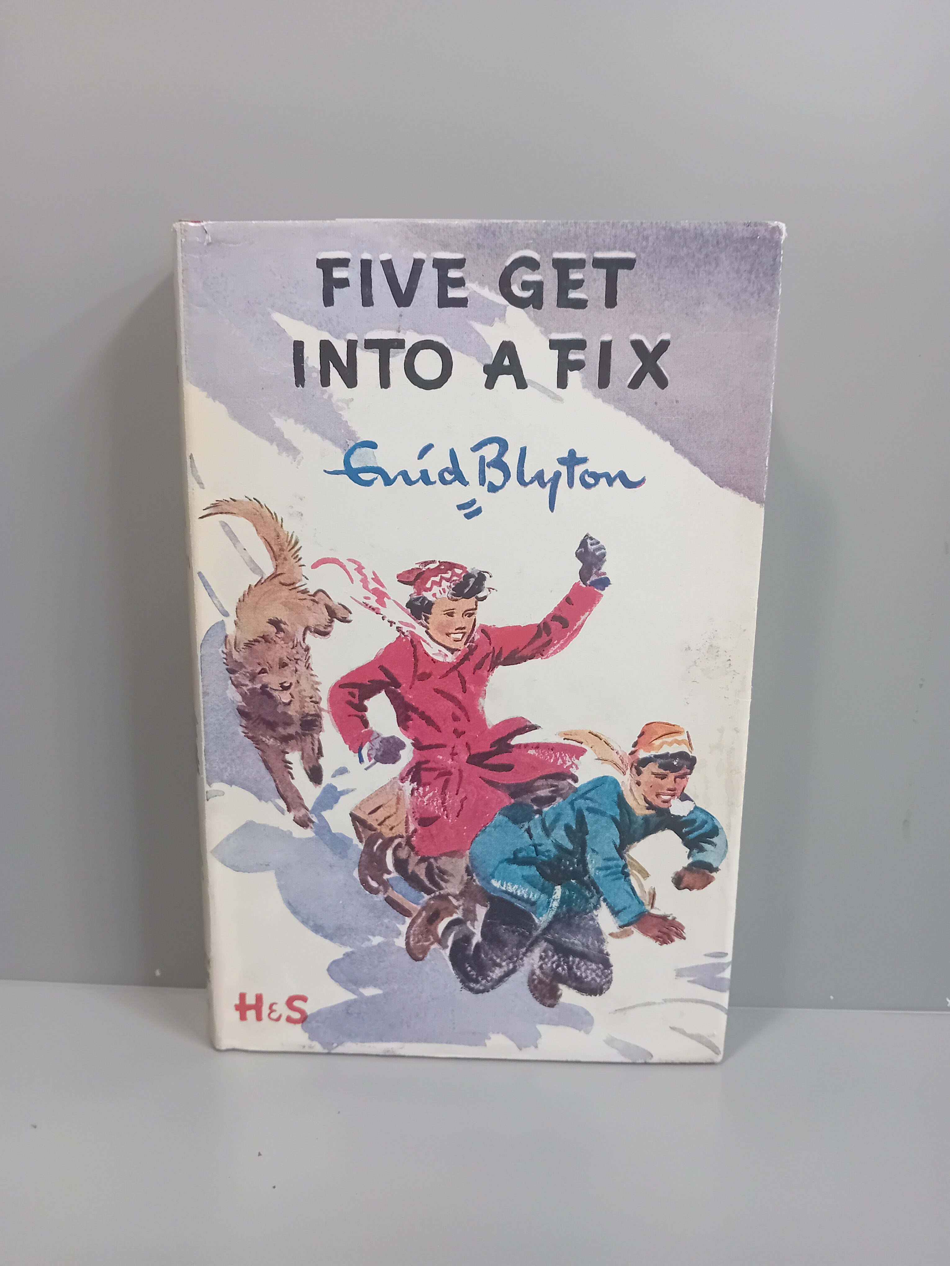 [SOLD] Enid Blyton - Five Get Into a Fix - 1958 First Edition - Zerzura ...