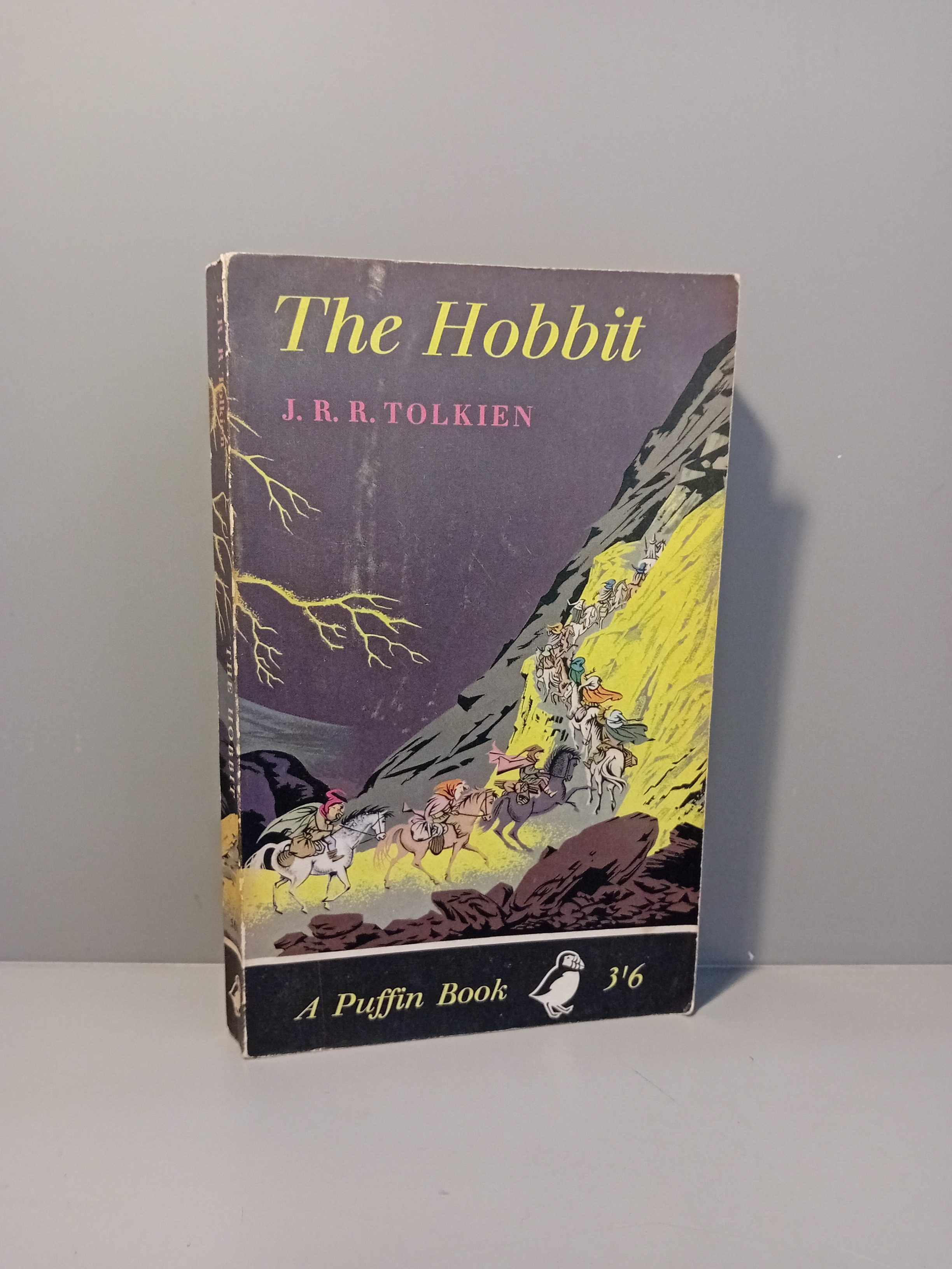 [SOLD] J.R.R. Tolkien - The Hobbit - First Paperback Edition 1961 ...